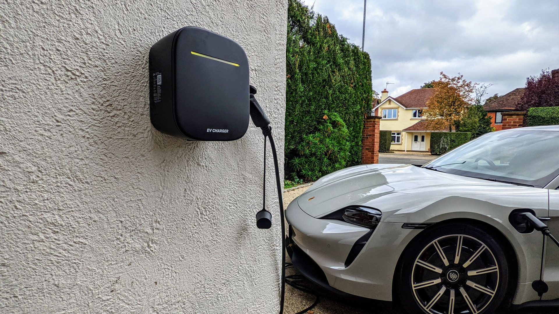 12 Essential EV Charging Safety Tips for UK Drivers